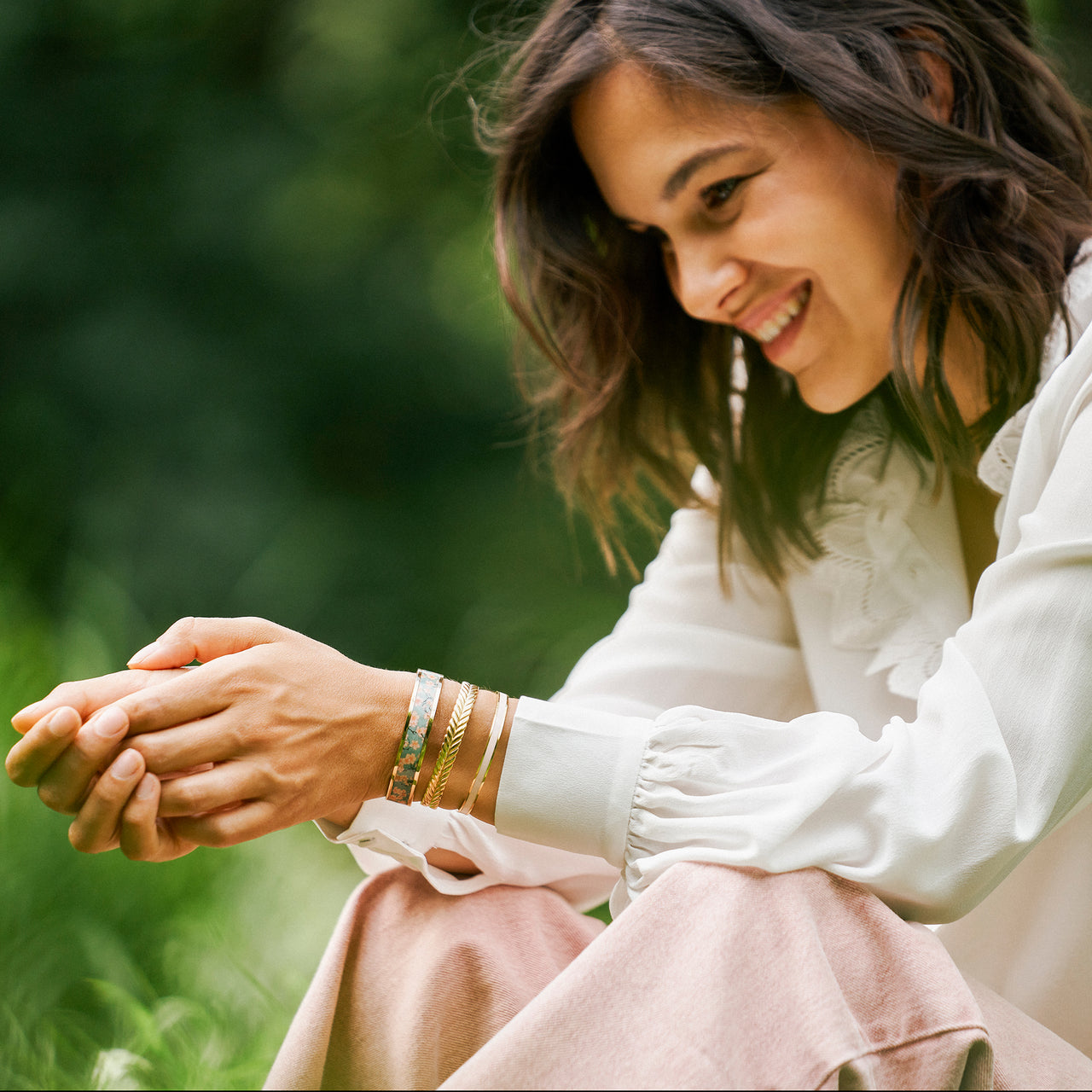Bracelet Rose pour femme, Jonc rose - louise-garden.fr - louise-garden.fr